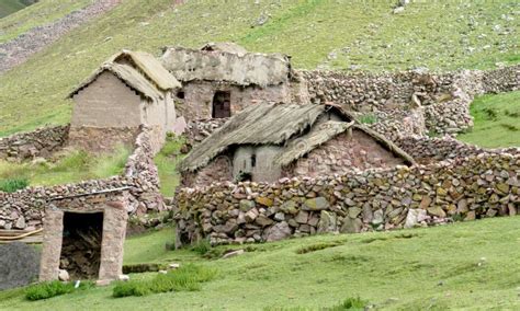 Traditional Peruvian Village Stone Houses Stock Image Image Of Green