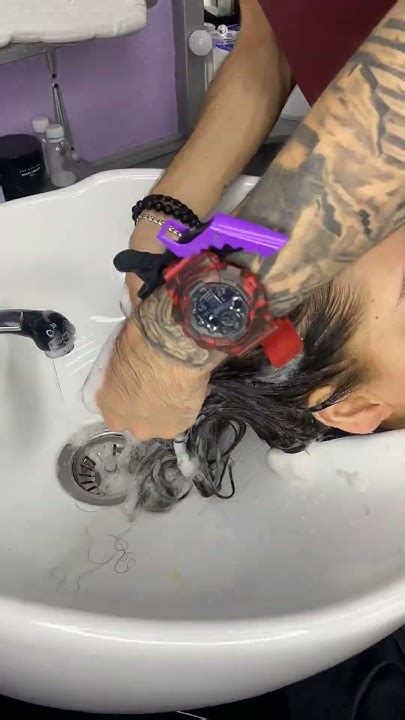 Смывание краски после окрашивания с дополнительным уходом для волос ...