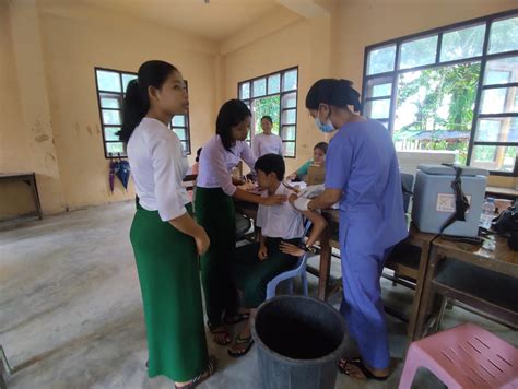 ခမောက်ကြီးမြို့တွင် ကျောင်းသား သူများအား ကိုဗစ် ၁၉ ကာကွယ်ဆေးများထိုးနှံပေး Information And