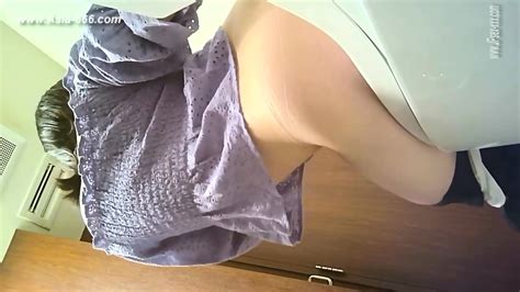 Peeping Japanese Ol Go To Toilet