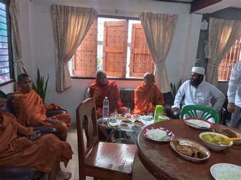 ထိုင်းနိုင်ငံ၊ မဲဆောက်မြို့တွင် ဒွလ်အဿွ်ဟာ ကုရ်ဗာနီအီးဒ် အထိမ်းအမှတ် ဘာသာပေါင်းစုံ မိတ်ဆုံစားပ