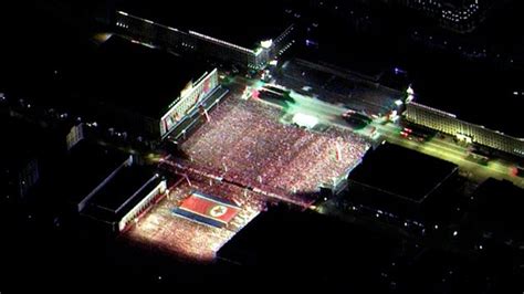 លោក គីម ជុងអ៊ុន ចូលរួមពិធីព្យុហយាត្រាយោធា រំលឹកខួបលើកទី 75