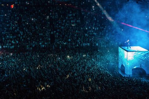 An Overview Of Kanye Wests Tour Stage Designs Kanye West Tour Kanye