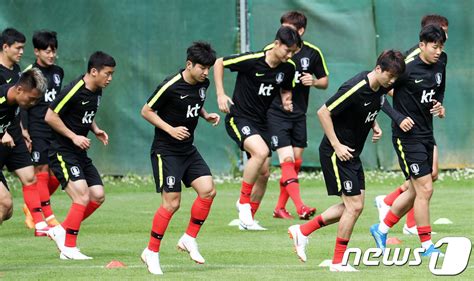 훈련 이끄는 기성용 손흥민