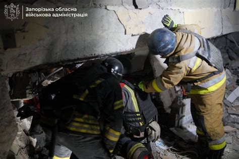 Кількість загиблих у Запоріжжі внаслідок російського удару 10 грудня зросла до 10 Читайте на