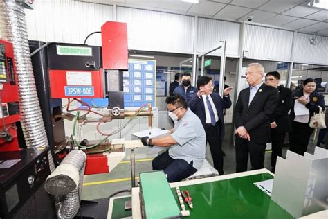 วันพุธที่ 22 มกราคม 2568 นายพิพัฒน์ รัชกิจประการ รัฐมนตรีว่ากระทรวงแรงงาน พร้อมนายบุญสงค์ ทัพชัย