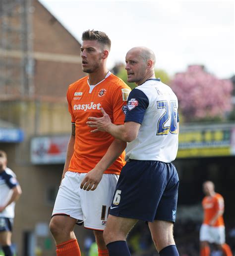 Alex Wall Hatters Heritage A History Of Luton Town Fc