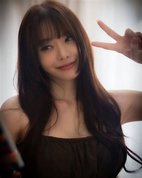 서유리 이혼이사 후 물오른 미모나 오늘 좀 예쁜 듯 청순 공주님 Osen