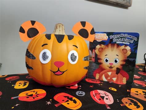 Daniel Tiger Pumpkin For Halloween Fun Daniel The Tiger Pumpkin
