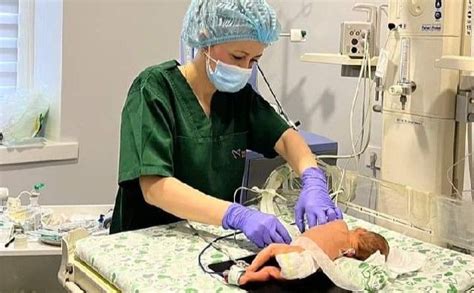 Київські хірурги провели операцію на серці 800 грамового немовляти яке народилося у Рівному