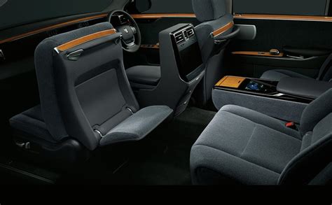 Gallery Toyota Century Interior