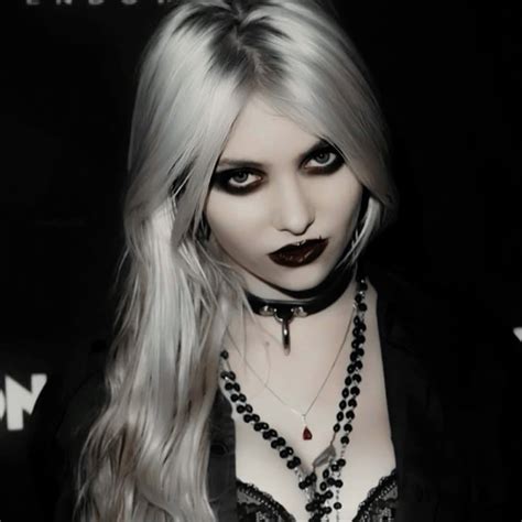 Gigi Hadid Universe Gigi Hadid Outfits Parisian Fall Outfits Gigi