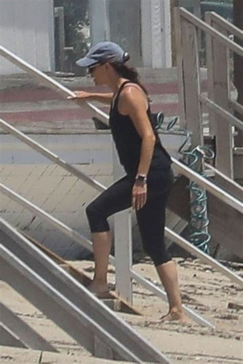 Jennifer Garner Out On The Beach In Malibu Hawtcelebs