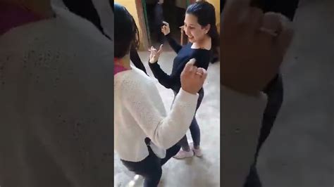 رقص البنات في المدرسه أمام المعلمين Youtube