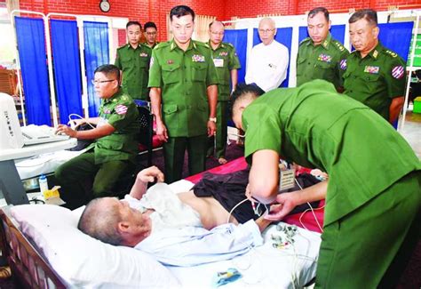 သဘာဝဘေးအန္တရာယ် ကျရောက်သောဒေသများတွင် တပ်မတော်မှ ကူညီကယ်ဆယ်ရေးအဖွဲ့များက ကူညီကယ်ဆယ်ရေးနှင့် ပြန