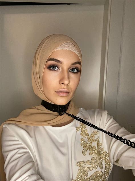 Hijabized White Girl By Goldenagesissy On Deviantart