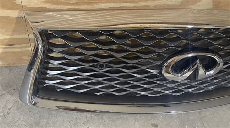 2018 2021 Infiniti Q50 Front Bumper Grille W Emblem W Sensors Oem 62310