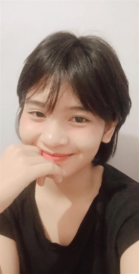 Flora Shafiqa Riyadi Feet