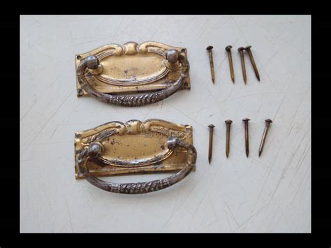 Старинни дръжки за мебели Антиквариат София Два броя старинни дръжки за чекмеджета на