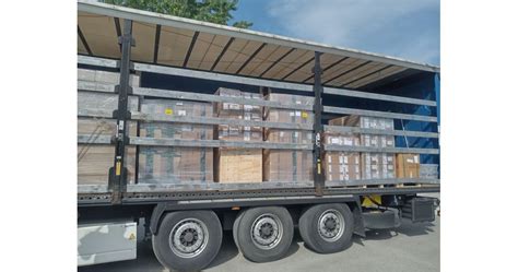 Митничари откриха над 14 хиляди кутии цигари в български камион на Дунав мост 2 Снимки