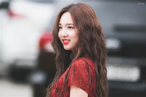 Twice Nayeon Hair Long Hair Styles Curly Hair Styles