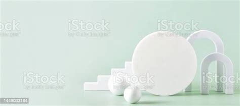 기치 제품 프레젠테이션을 위한 파스텔 색상의 다양한 기하학적 형태와 연단이 있는 추상적인 배경 0명에 대한 스톡 사진 및 기타 이미지 Istock