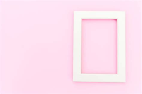 분홍색 파스텔 컬러의 배경에 고립 된 빈 분홍색 프레임으로 단순히 디자인하십시오 상단보기 플랫 레이 복사 공간 모의 최소한의 개념 0명에 대한 스톡 사진 및 기타 이미지