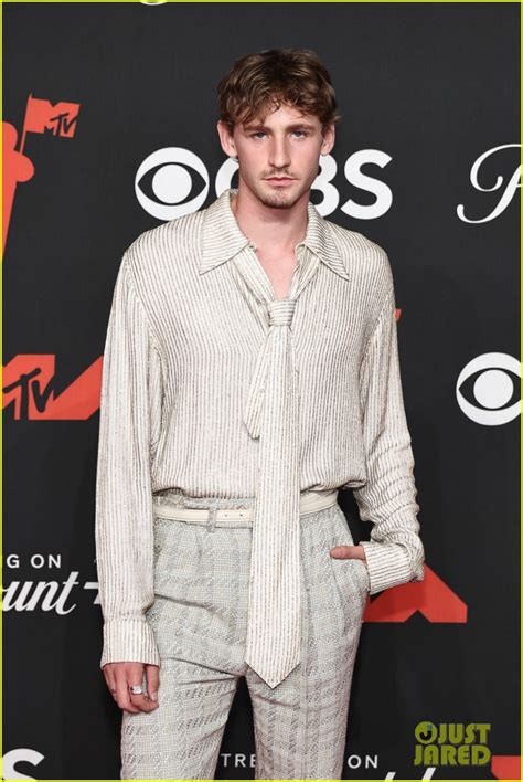 Will Ferrells Son Magnus Ferrell Attends First Awards Show As A Solo