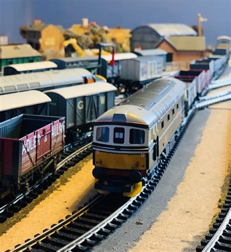 Running My Refurbished Lima Class 33 Looks Great For Its Age R