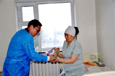 ХӨВСГӨЛ Баярын өдөр 2 хүү 2 охин төрлөө