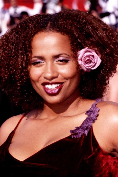 Lisa Nicole Carson Actress