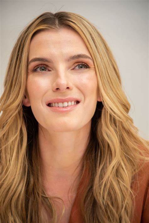 Betty Gilpin At Glow Press Conference In Beverly Hills 08062019