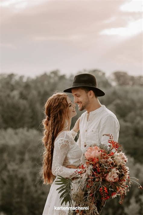 Boho Hochzeit Deko Kleider Und Blumen Ideen Boho Hochzeit Boho Strand Brautkleid Hochzeit
