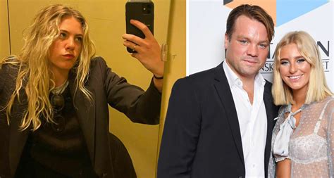 Sex Education Gillian Andersons Bild Med Mikael Persbrandt Hänt