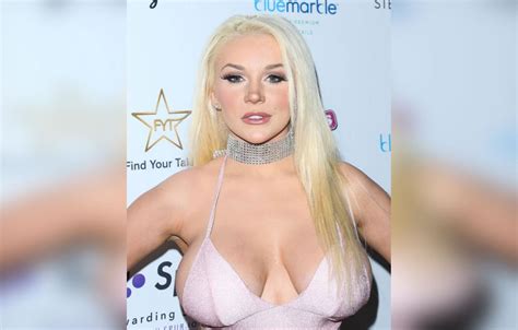 Courtney Stodden Does A Sexy Pole Dance On Instagram