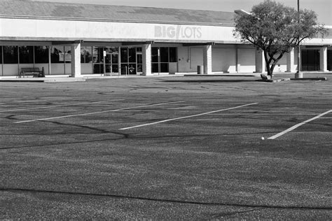 무료 이미지 검정색과 흰색 도로 집 시티 아스팔트 근교 선 단색화 레인 주차장 Bw 하부 구조 아난다