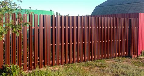 Забор из евроштакетника между соседями 48 фото НА ДАЧЕ ФОТО