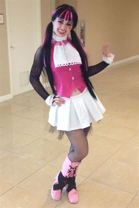 Pin By Star Noir On Cosplay Is Love Draculaura Halloween Costume