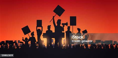 시위 포스터를 들고 있는 군중 시위대의 실루엣 빈 투표 플래카드 시위 연설 정치적 자유 개념 수평 초상화 시위에 대한 스톡 벡터 아트 및 기타 이미지 Istock