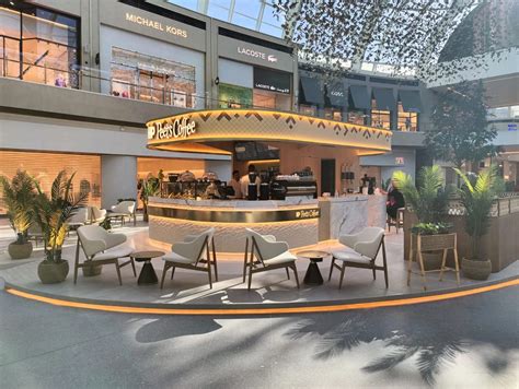 12 Aesthetic Coffee Shop Decor Ideas For A Cozy And Trendy Look