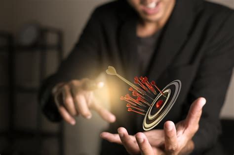 Cible De Fléchettes Success Business Concept Cible Touchée Au Centre Par Des Flèches Future