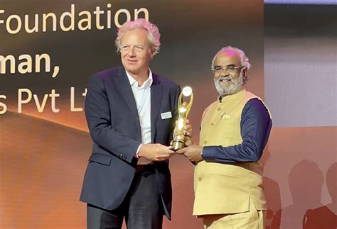 Savji Dholakia Honoured For Contributions Heera Zhaveraat