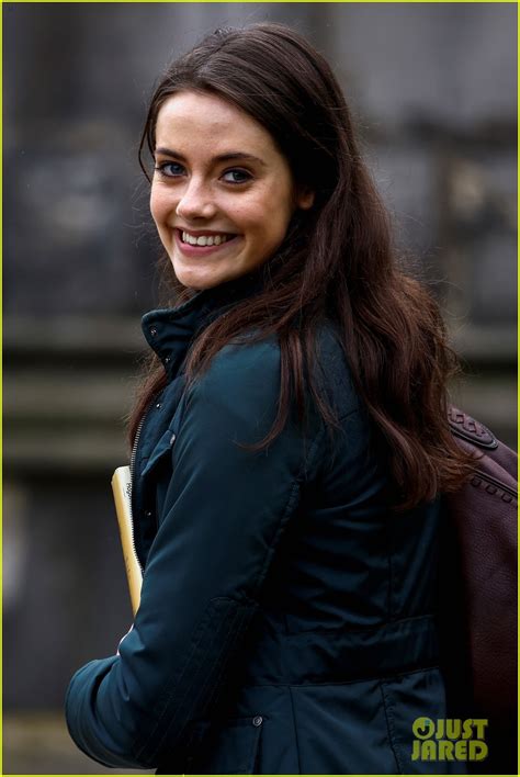 The Crown Begins Filming Prince William And Kate Middleton Scenes See