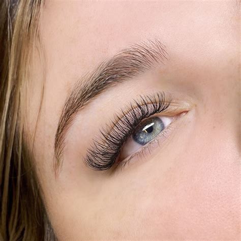 How To Get Wispy Lash Extensions The Lash Lounge