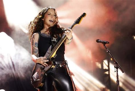 Ashley Mcbryde Stuns Fans With Acoustic Cover Of 1987 Pop Classic I