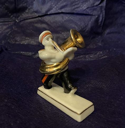 Фарфорова фігурка суворовець з трубою 50 ті рр зхк полонне — ціна 420 грн у каталозі