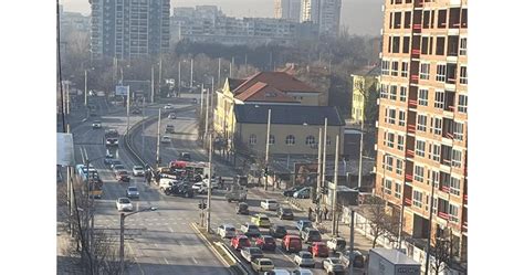 Катастрофа с няколко коли и камион на бул Сливница в София Видео
