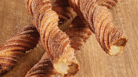 Costcos Churro Ice Cream Hack Is What Food Court Dreams Are Made Of