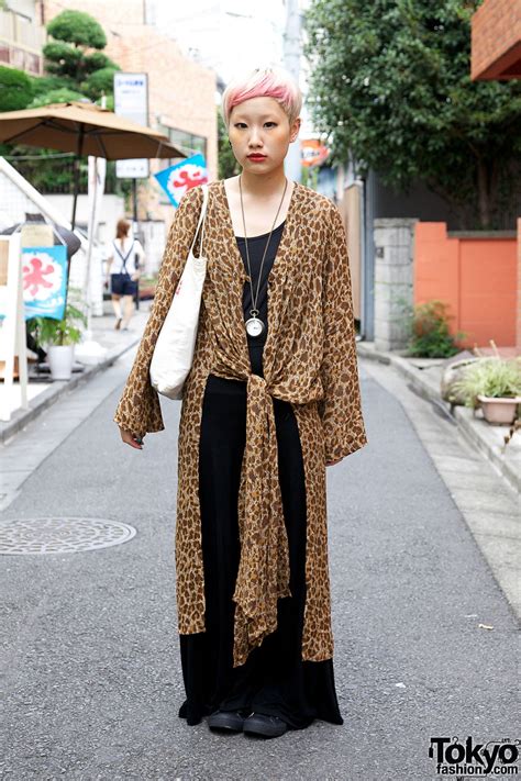 Japanese Girls Short Pink Hair Leopard Print Pocket Watch And Yukari