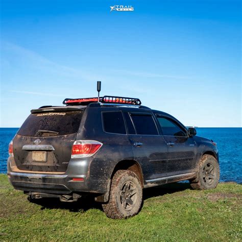 What Wheels And Tires Best Fit A Toyota Highlander For Off Roading